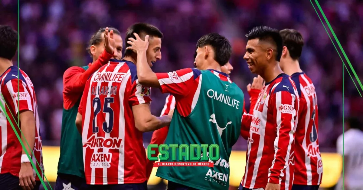 Chivas recupera el liderato de la Liga MX tras más de un año
